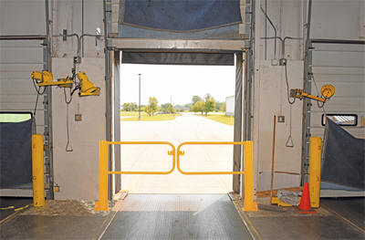 Vestil - Swivel Dock Gate